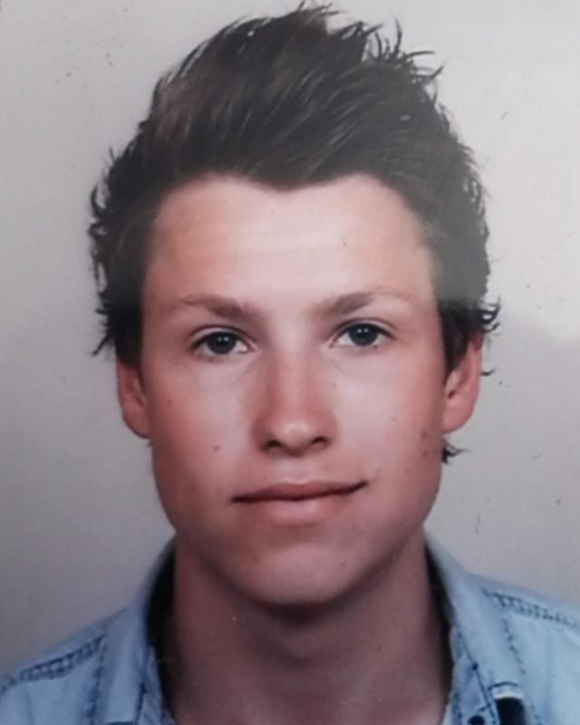 Robert (@ninetynine) | Tinder