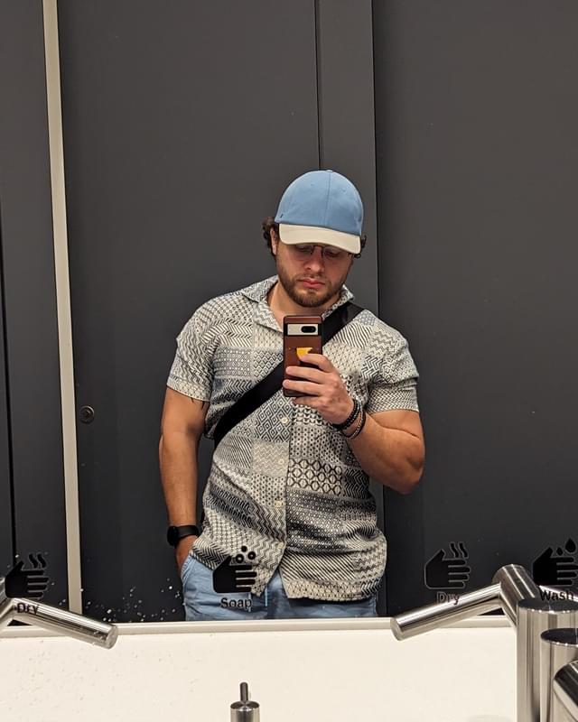 Daniel (@dacastro__) | Tinder