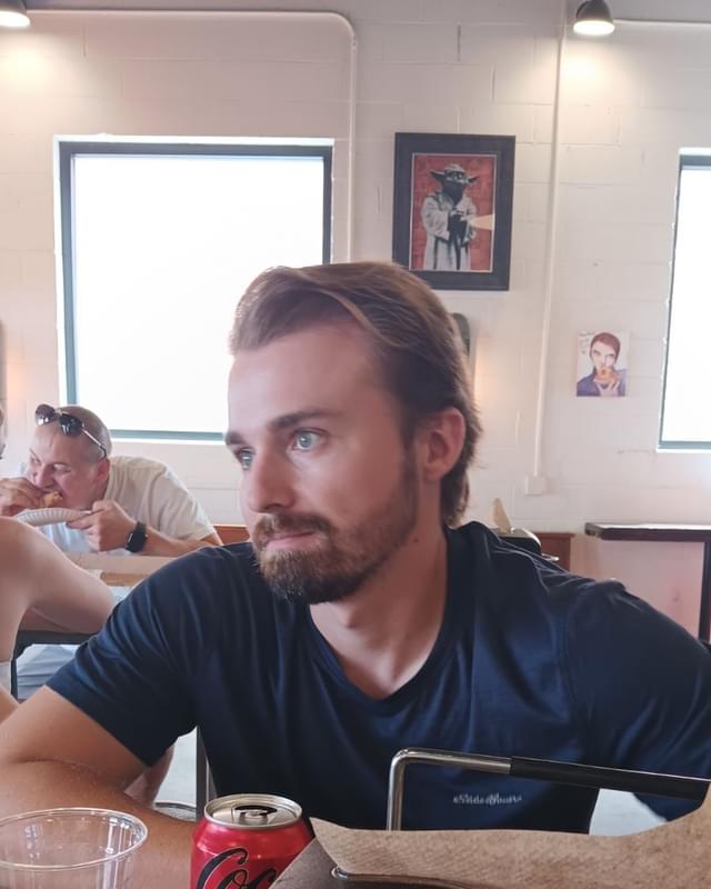 Chris (@chriskorok) | Tinder