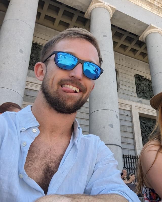 Jonathan (@jty) | Tinder