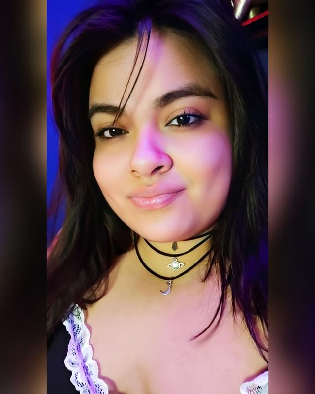 Samantha (@n1p0) | Tinder