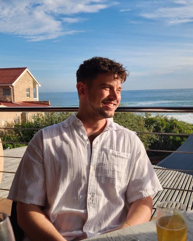 Michael (@mikespez) | Tinder