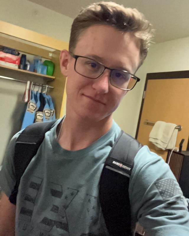 Hunter (@persihun) | Tinder