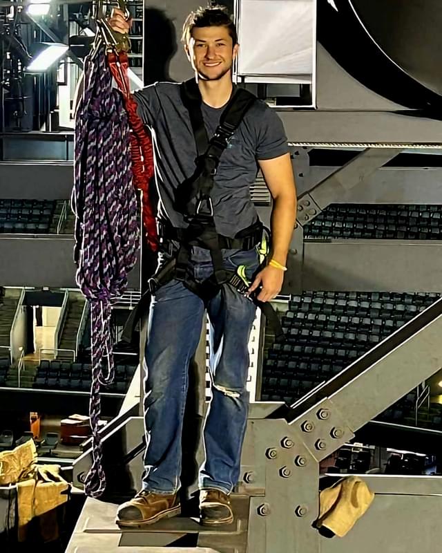 Michael (@michaellynch) | Tinder