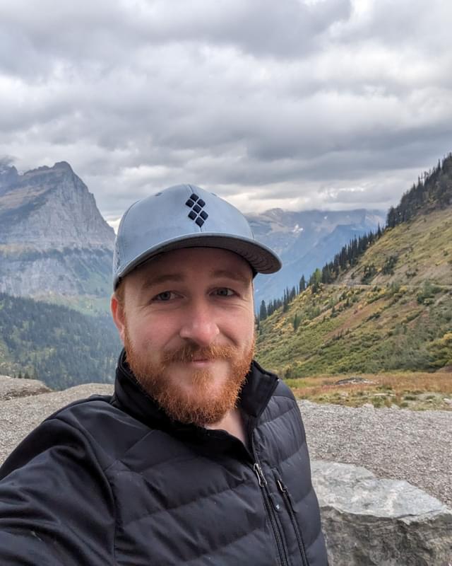 Christian (@cptbkthn) | Tinder