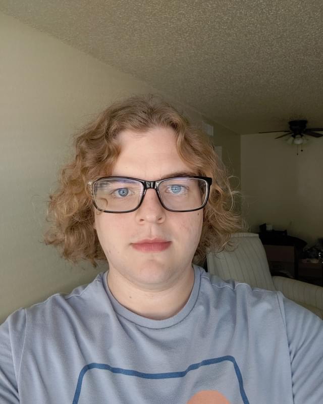 Kelly (@Kellosian) | Tinder