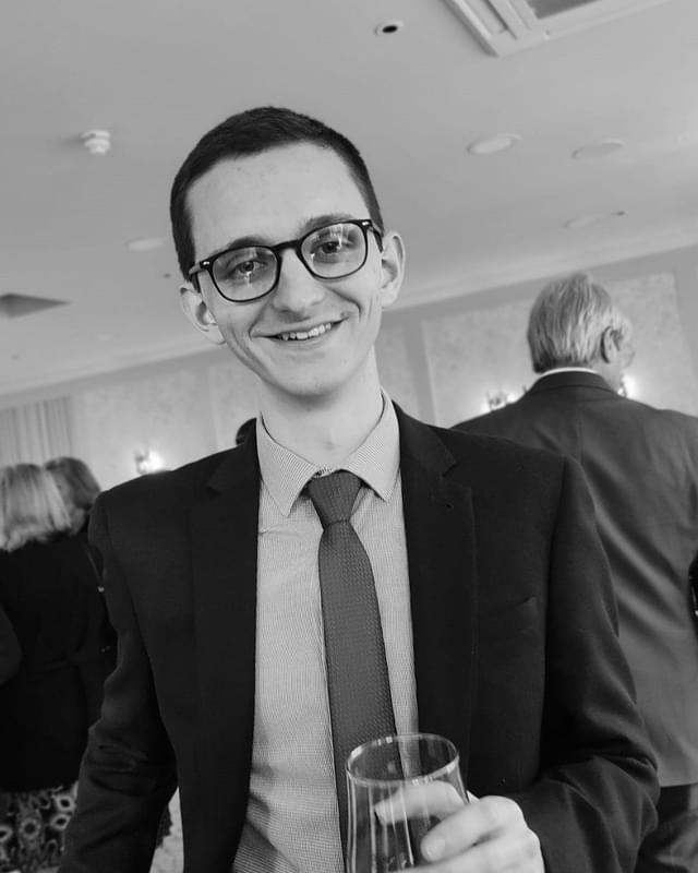 Michael (@mikeekim) | Tinder