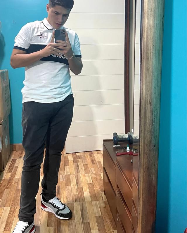 Userrr (@bryan) | Tinder
