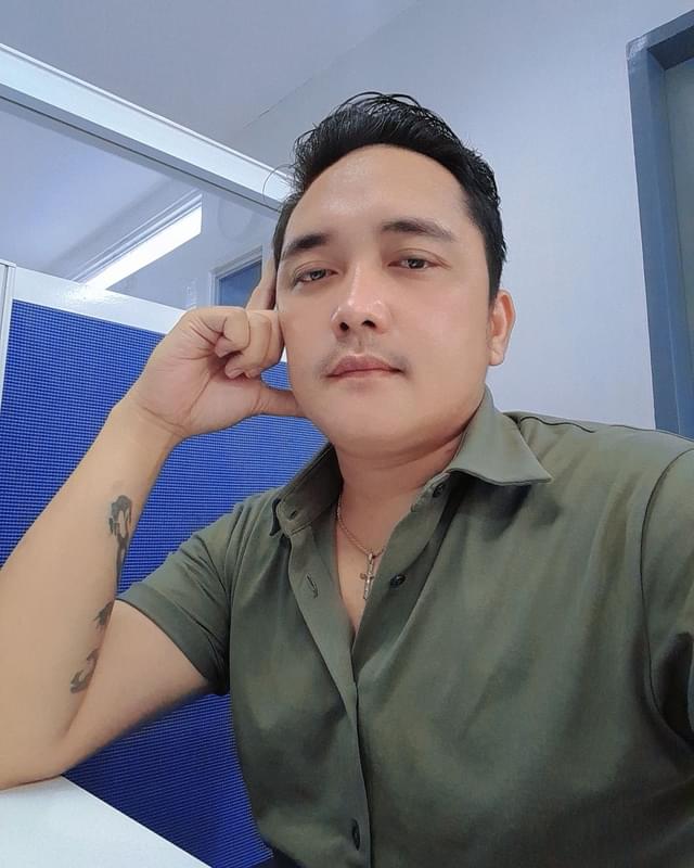 Michael (@capricorn90) | Tinder