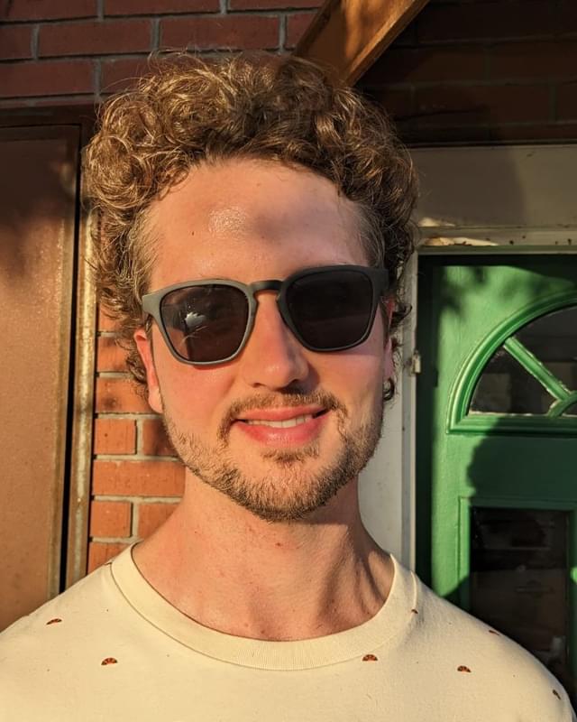 Dave (@ohskycake) | Tinder