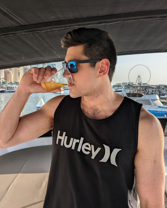 Nik (@nik123) | Tinder