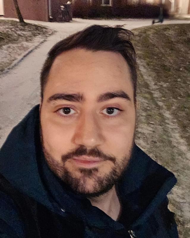 Aref (@Aref24) | Tinder