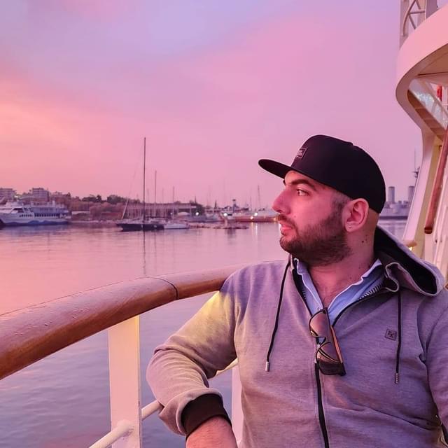 Chris (@taporian) | Tinder