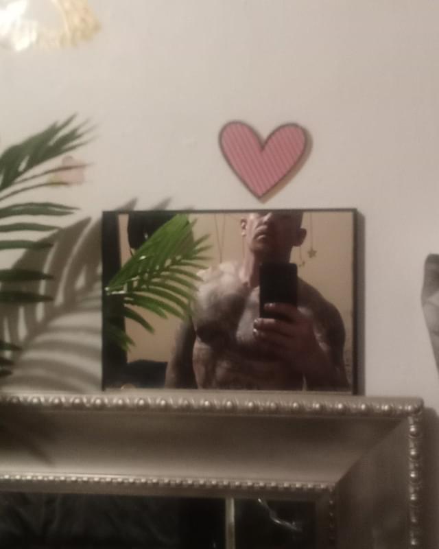 Chris (@xrealsinsritenowx) | Tinder