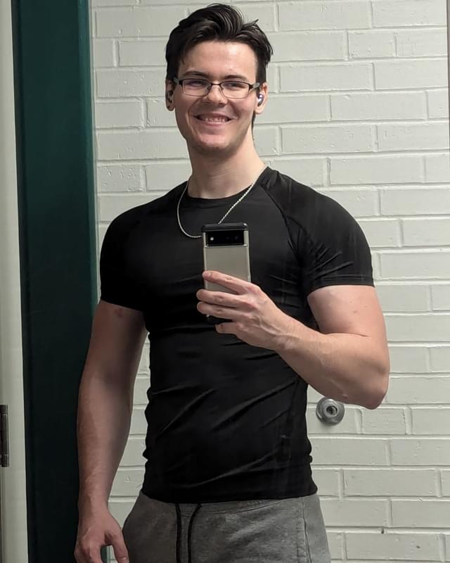 Sam (@ArcticParrot) | Tinder