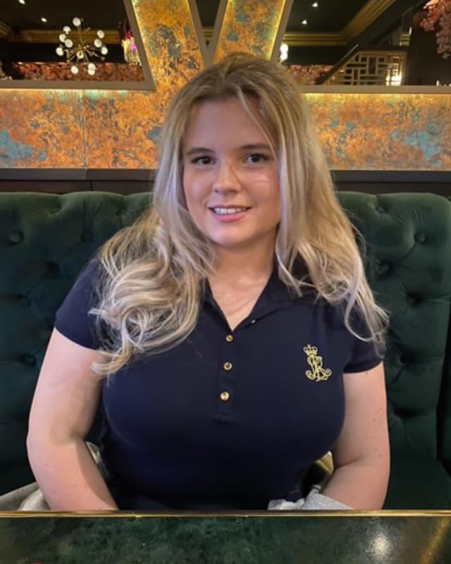 Molly (@mollyy) | Tinder