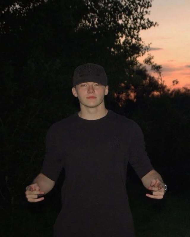 Matt (@virgin) | Tinder